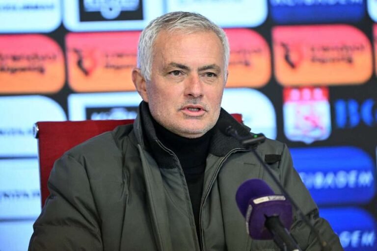 Mourinho is fired from Fenerbahçe after elimination in the Champions ...